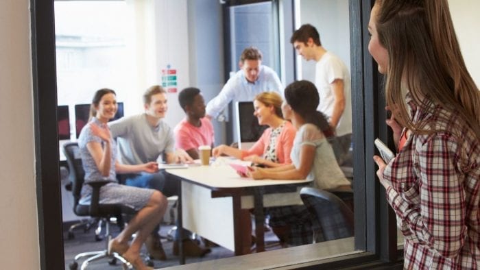 How to Make Friends in College | SocialSelf