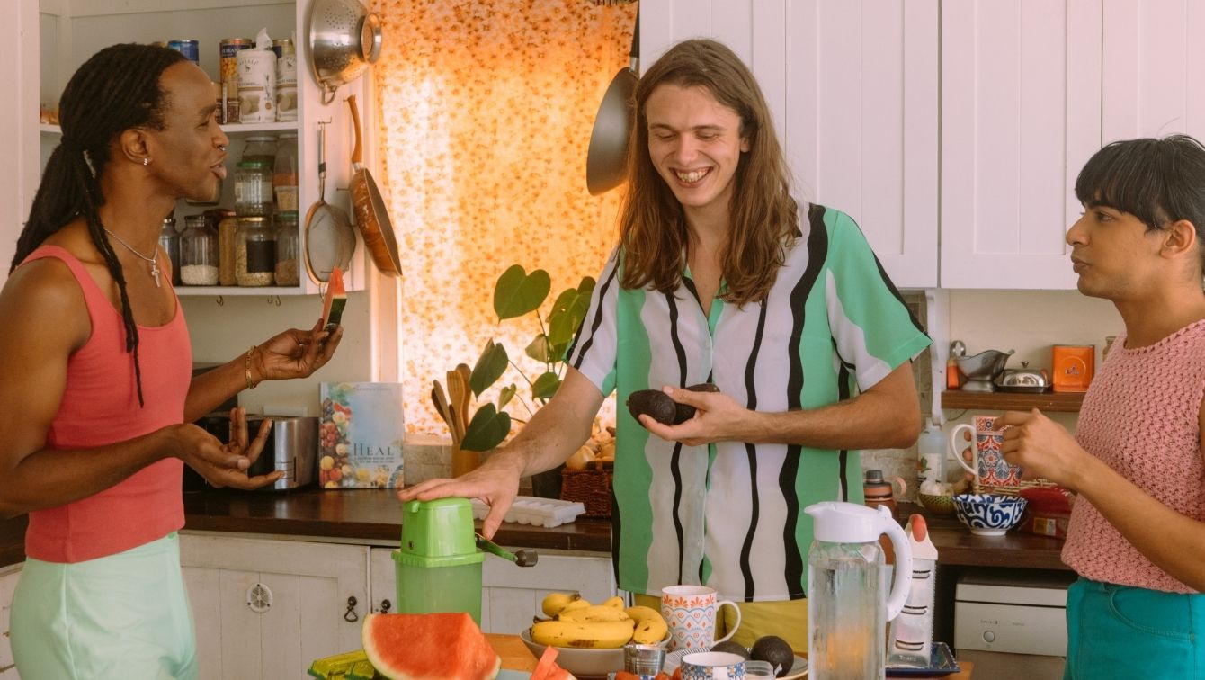 4 subtle signs a friend doesn’t respect you | SocialSelf